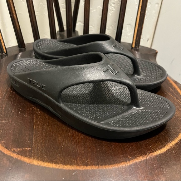 Telic | Shoes | Telic Energy Flip Flops Unisex Small Womens 8 Mens 7 ...